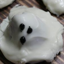 Melting Ghosts Halloween Treat Idea